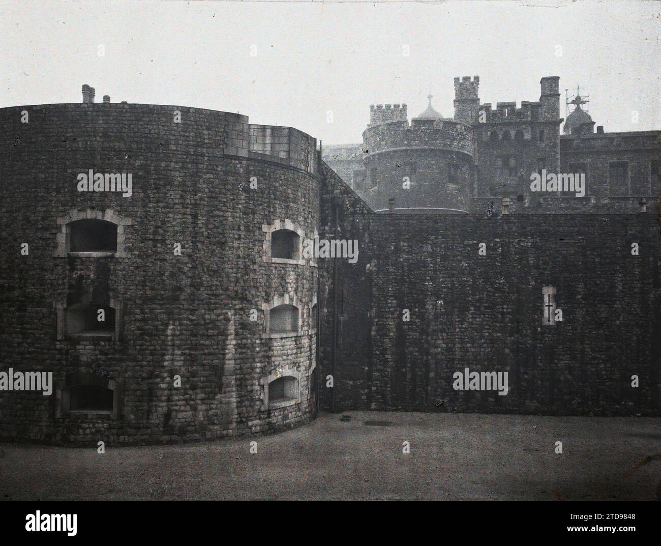 London, England The Tower of London, Habitat, Architecture, Tower ...