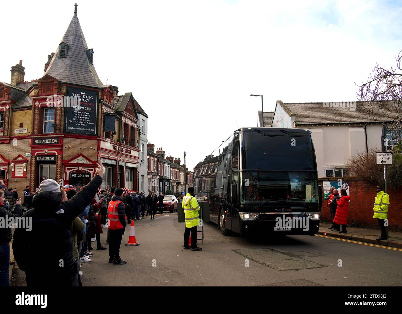 EDITORS NOTE: GESTURE The Manchester United team bus arrives at the ...