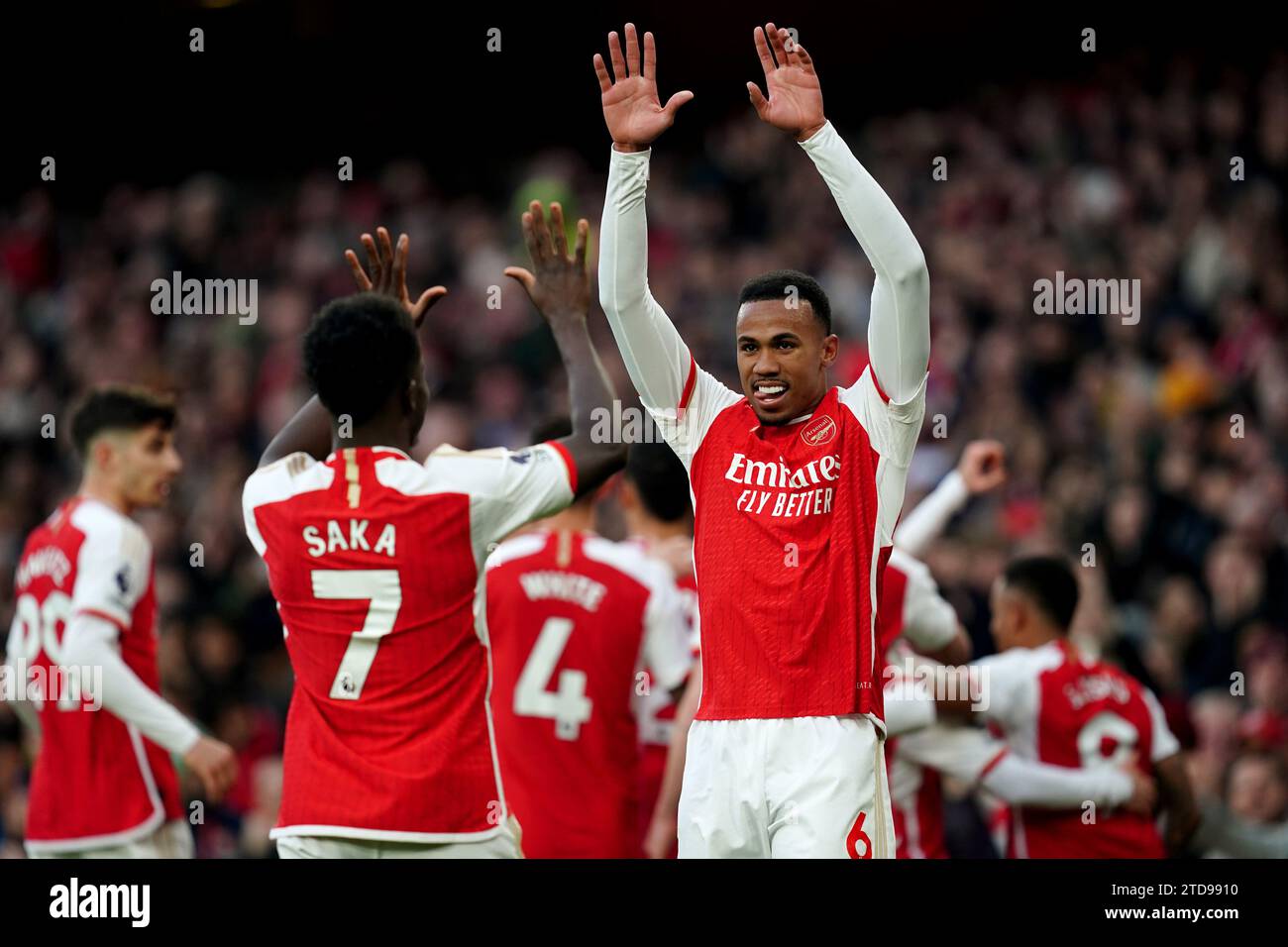 Arsenal players celebrate 2023 saka hi-res stock photography and images ...
