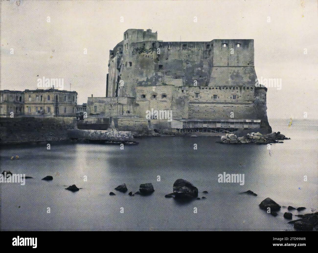 Castello dell ovo egg hi-res stock photography and images - Alamy