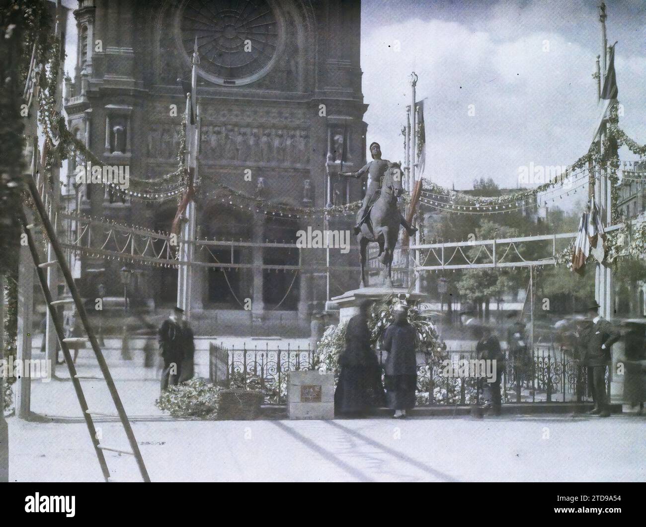 Paris (8th arrondissement), France Statue decorated for the Joan of Arc ...