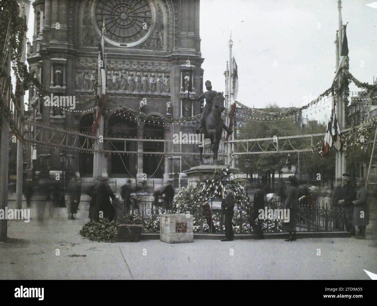 Paris (8th arrondissement), France Statue decorated for the Joan of Arc ...
