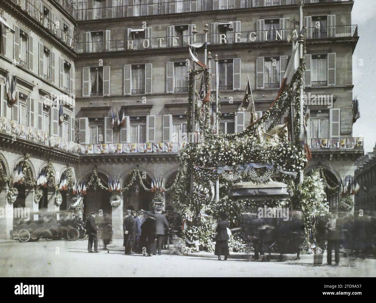 Currently place des pyramides hi-res stock photography and images - Alamy