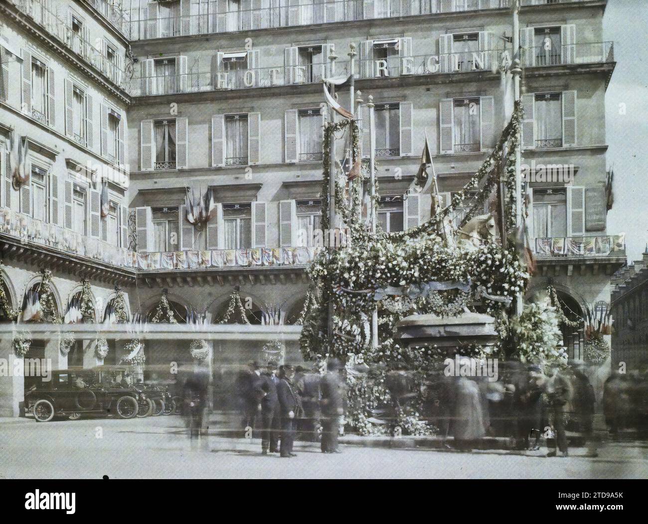 Currently place des pyramides hi-res stock photography and images - Alamy