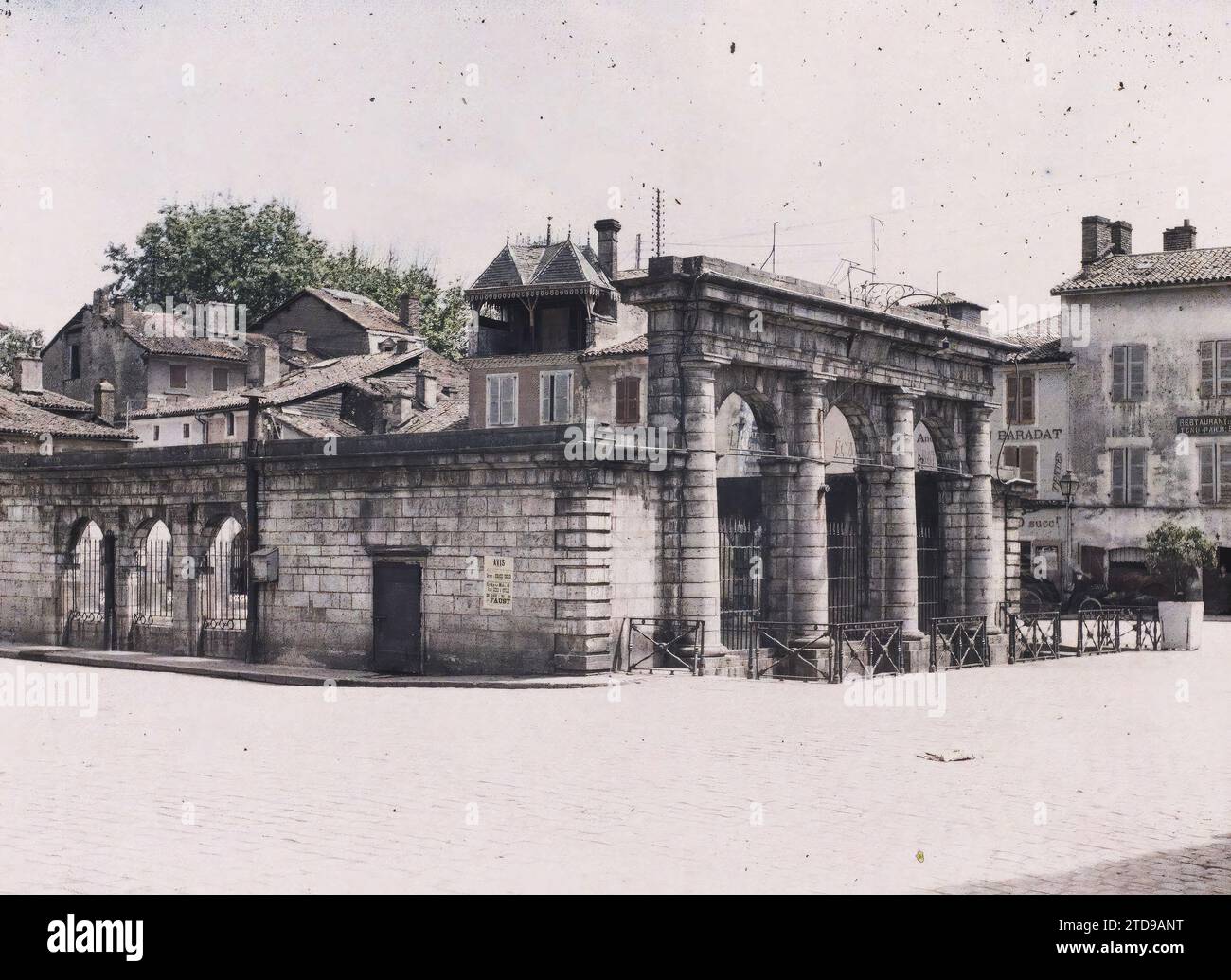 Portico art installation hi-res stock photography and images - Alamy