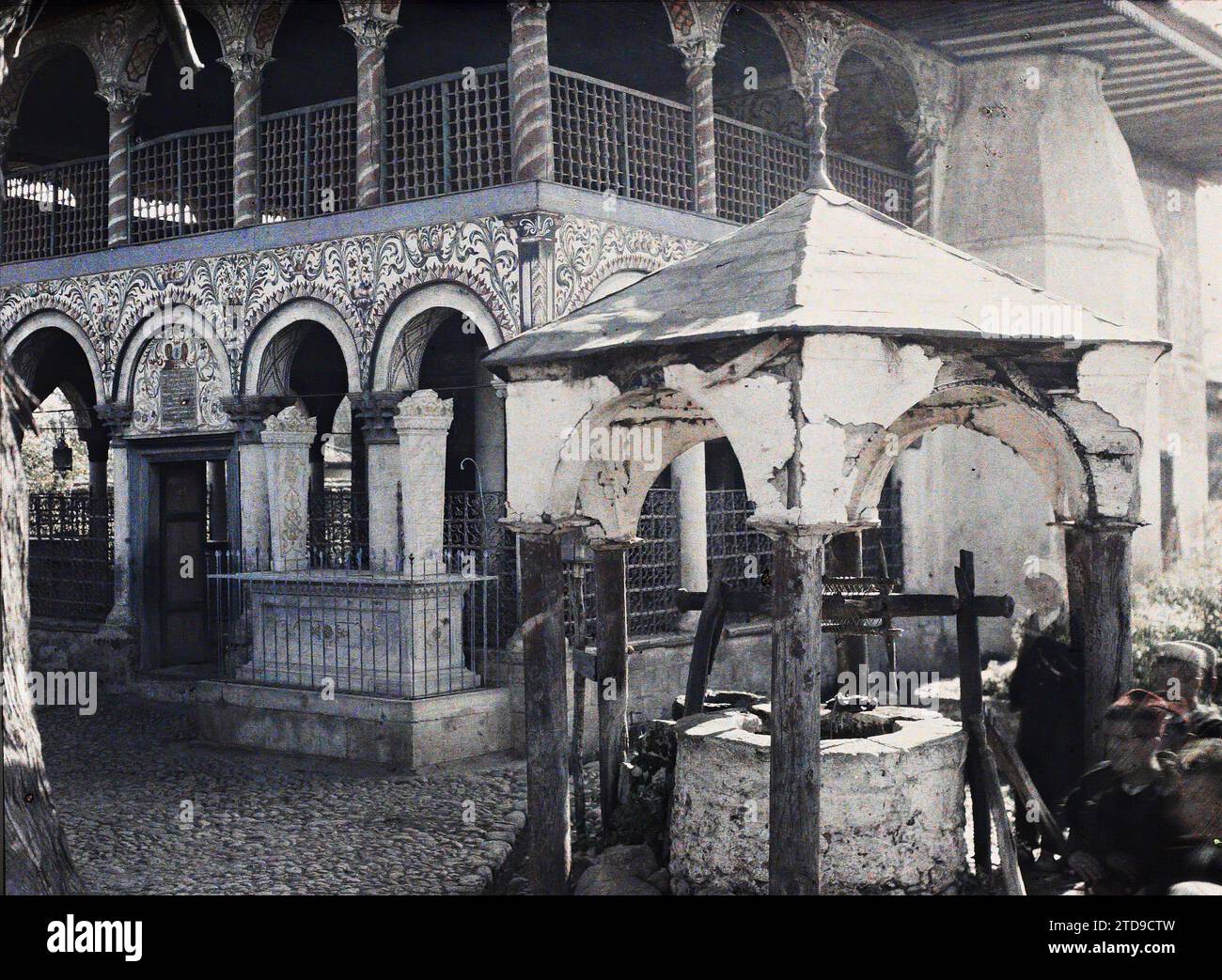 Portico art installation hi-res stock photography and images - Alamy