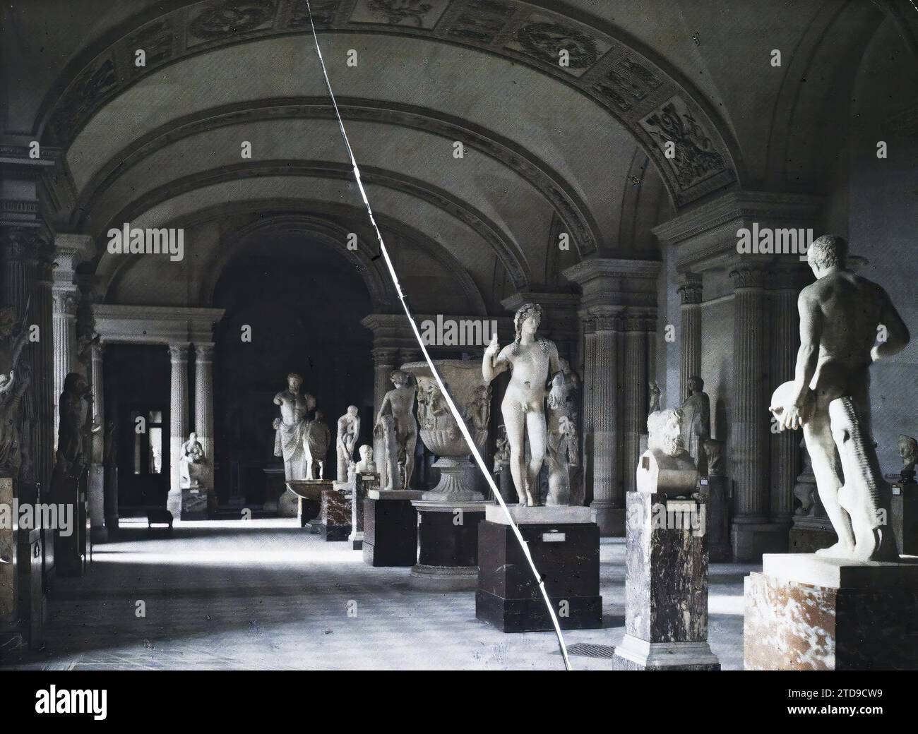 Paris (1st arr.), France The Caryatid Room, Louvre Museum, Habitat ...