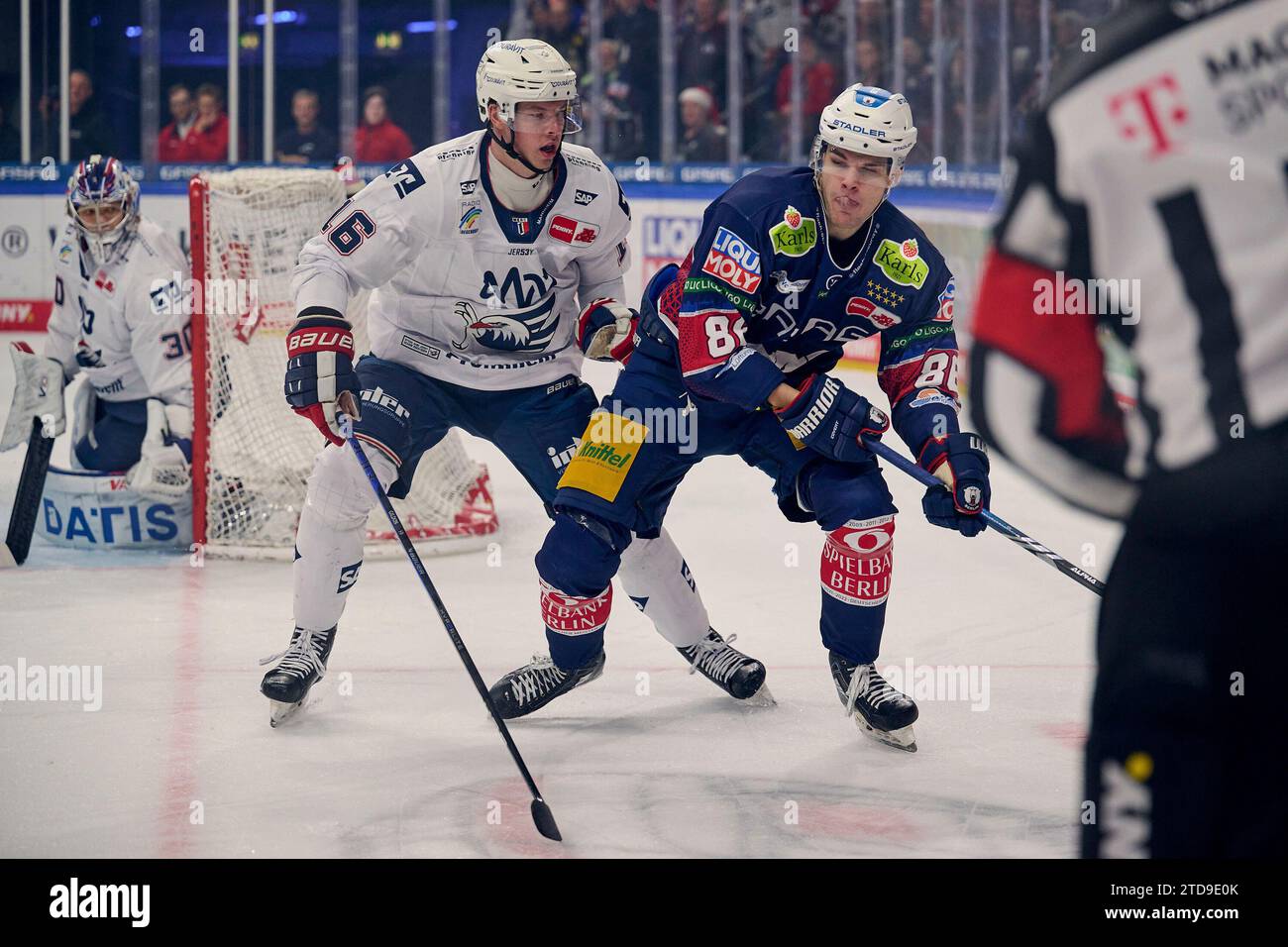 Max gildon hi-res stock photography and images - Alamy