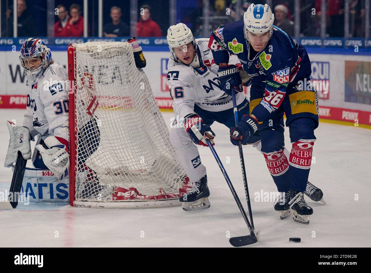 Max gildon hi-res stock photography and images - Alamy