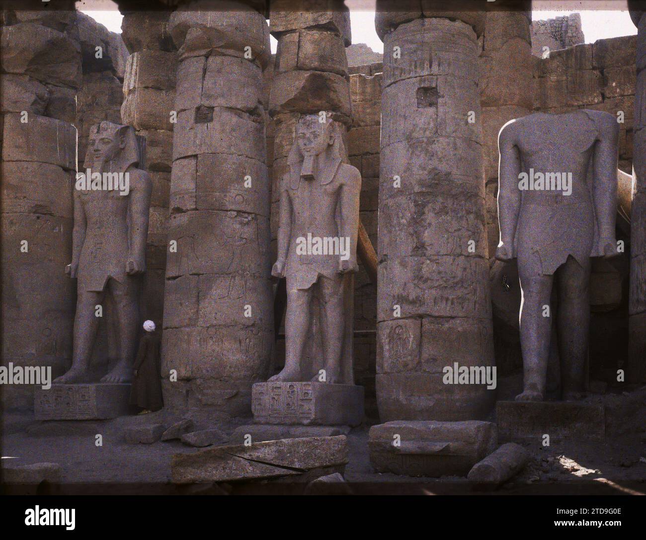 Statue temple archaeological vestige sculpture bas relief column hi-res ...
