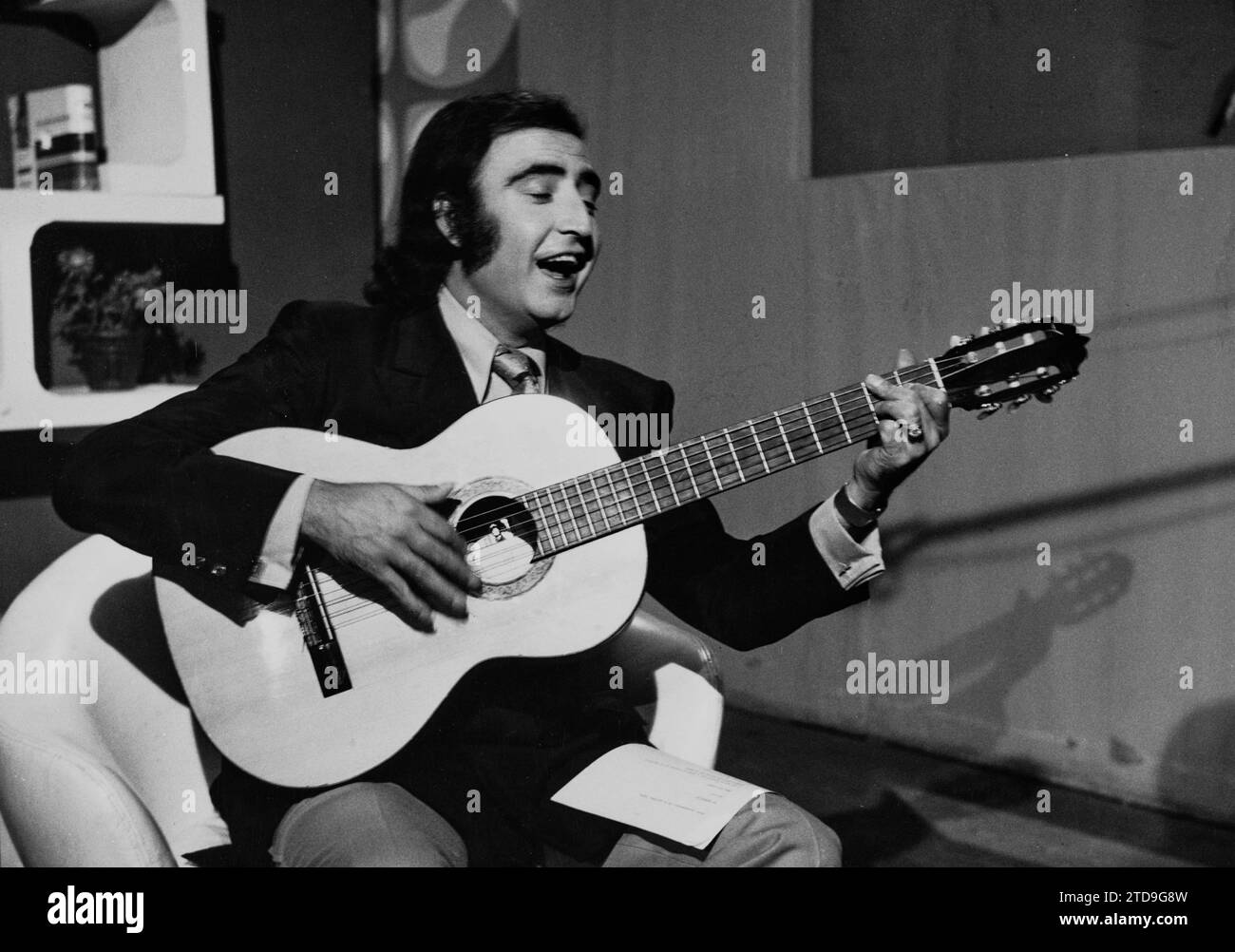 Peret en el programa especial de RTVE "entorno a Peret". 18/10/72 Stock ...