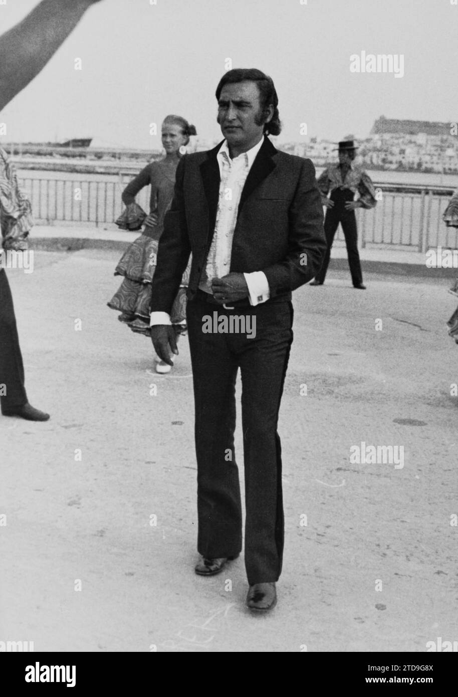 Peret en el programa especial de RTVE "entorno a Peret". 18/10/72 Stock ...