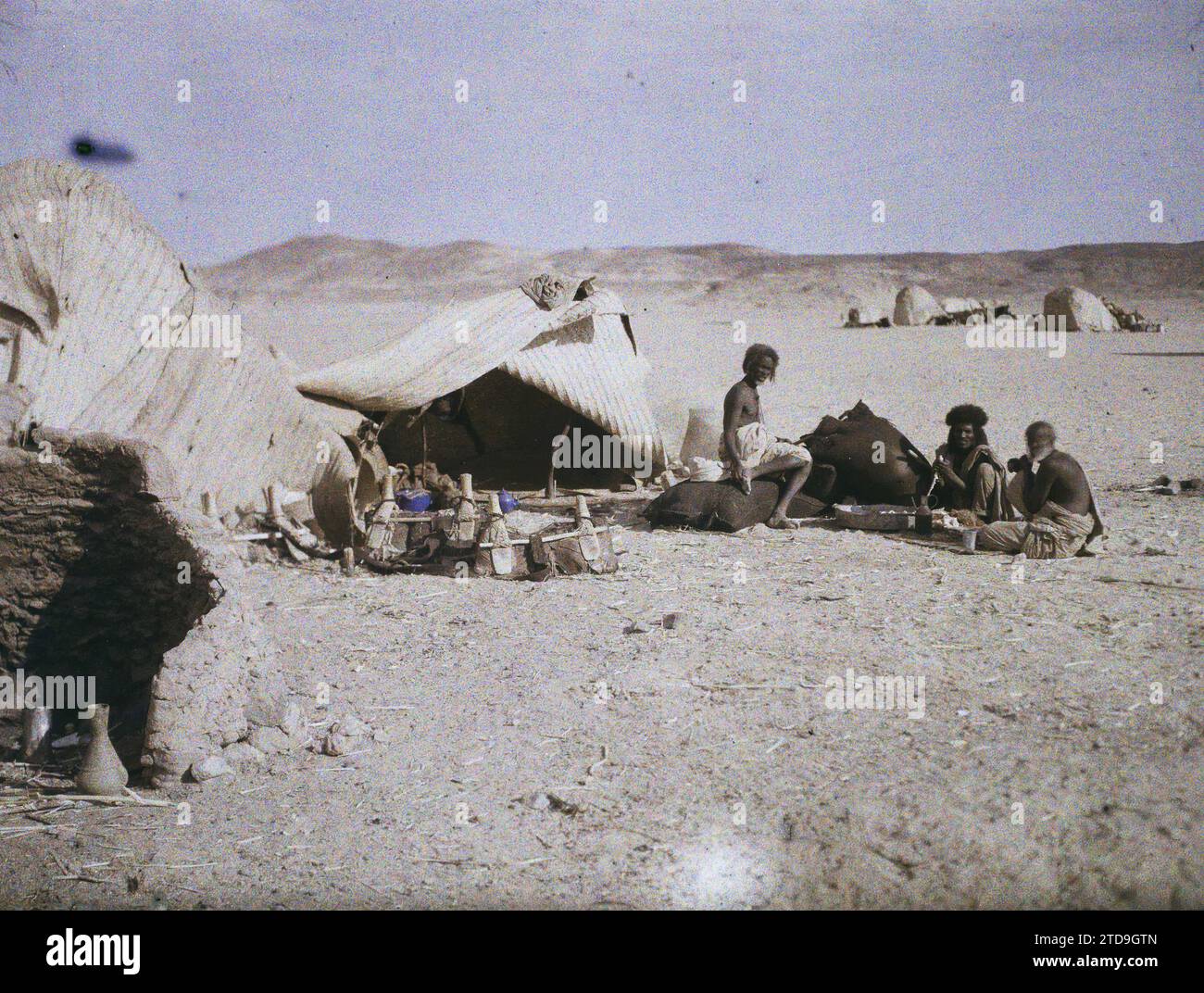 Africa three bishari men sitting hi-res stock photography and images ...