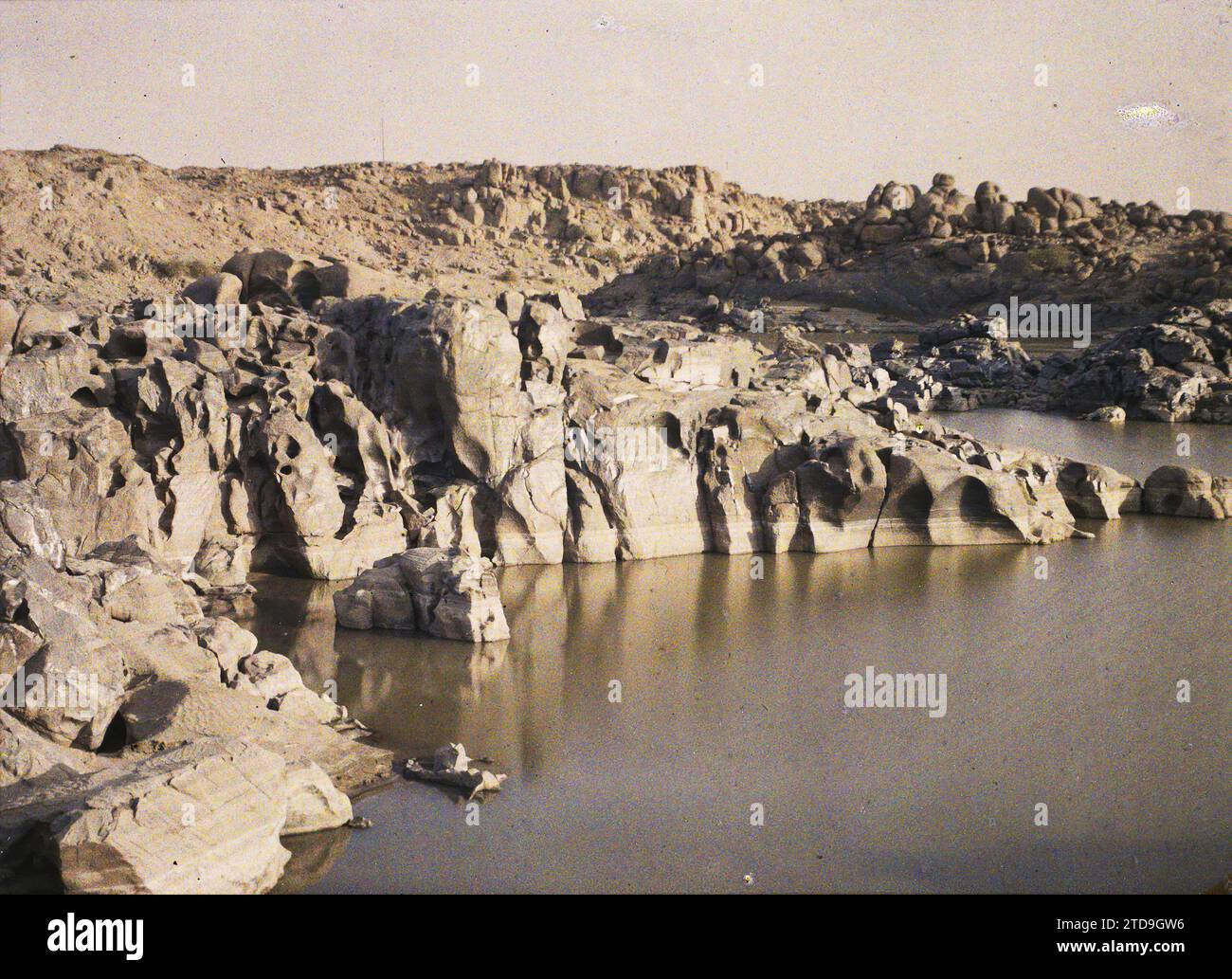 Aswan, Egypt, Africa Granite banks of the Nile north of Aswan, Nature ...