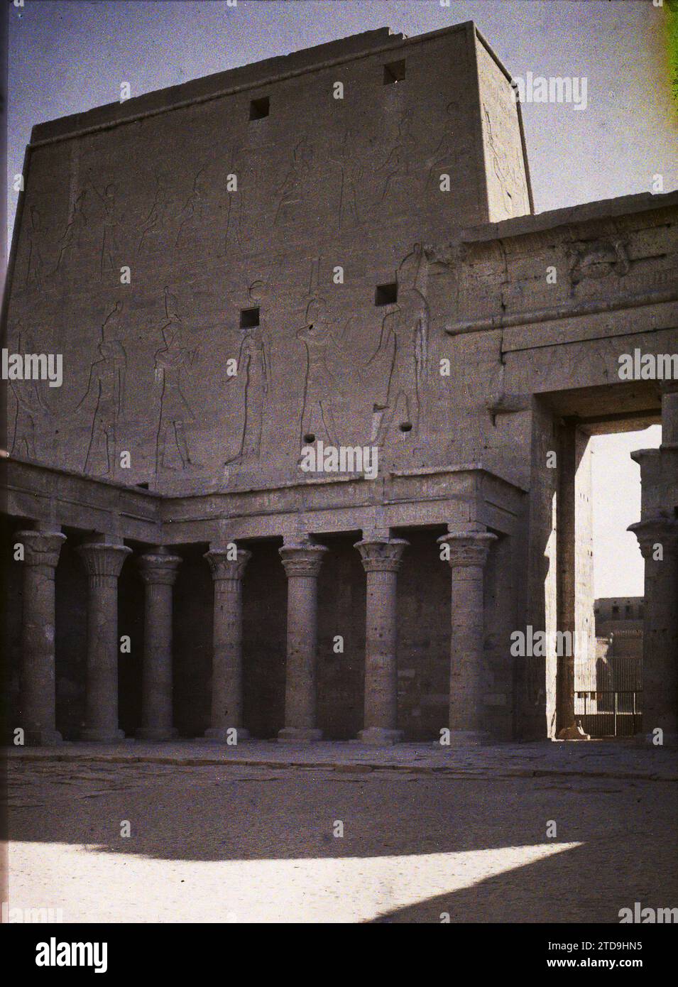 Portico of temple of edfu hi-res stock photography and images - Alamy