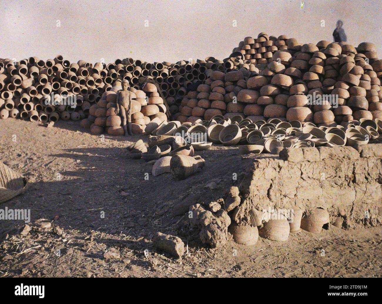 Edfu, Egypt, Africa Pottery factory, Economic activity, Human beings ...