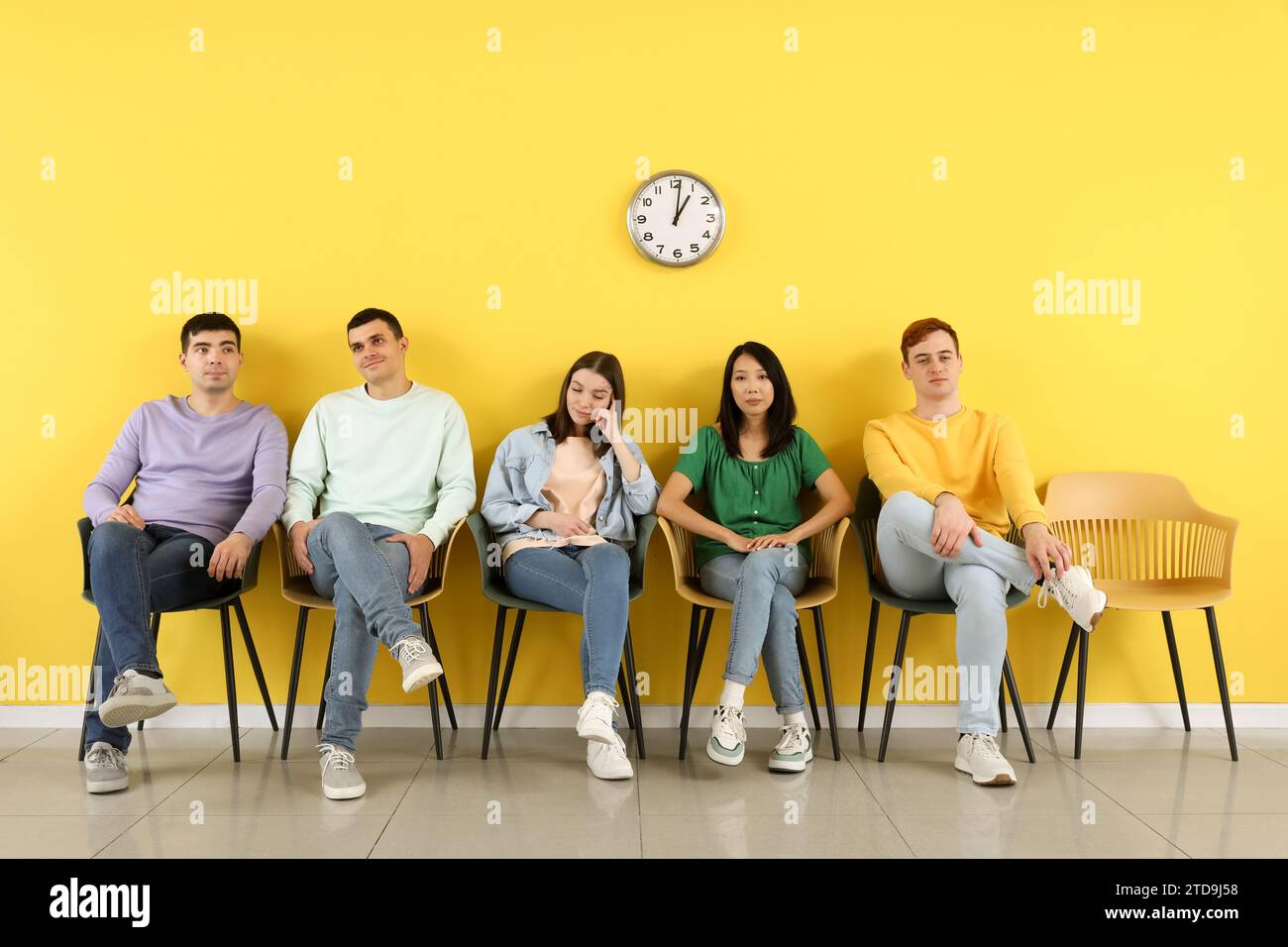 Applicants waiting job interview hi-res stock photography and images ...