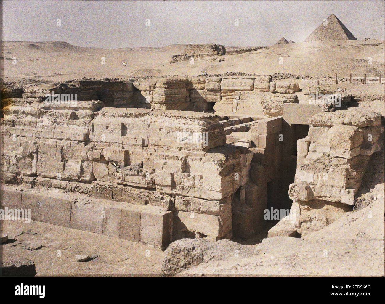 3 pyramids of gizeh hi-res stock photography and images - Alamy