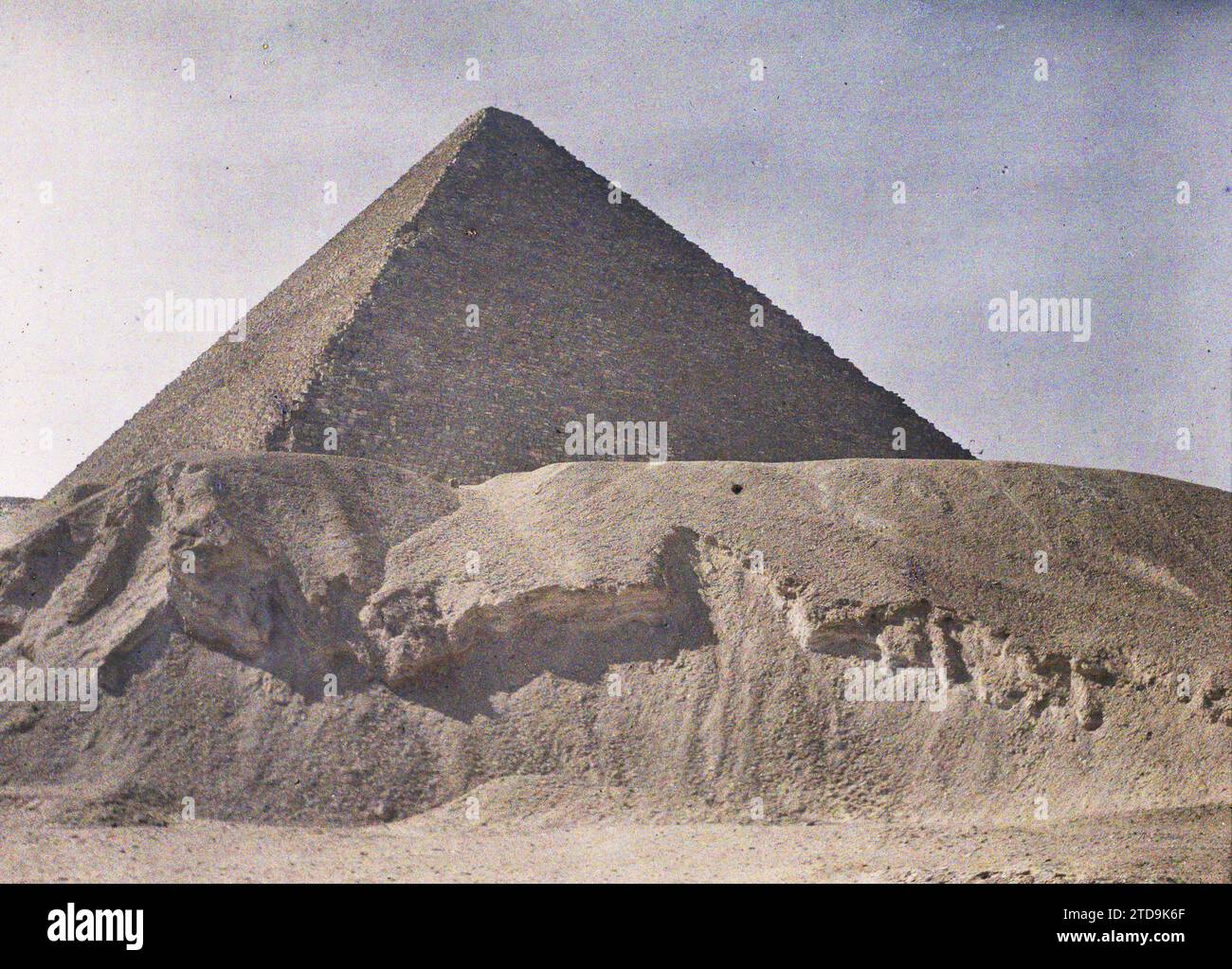 Giza, Egypt, Africa The Pyramid of Khufu, Habitat, Architecture ...