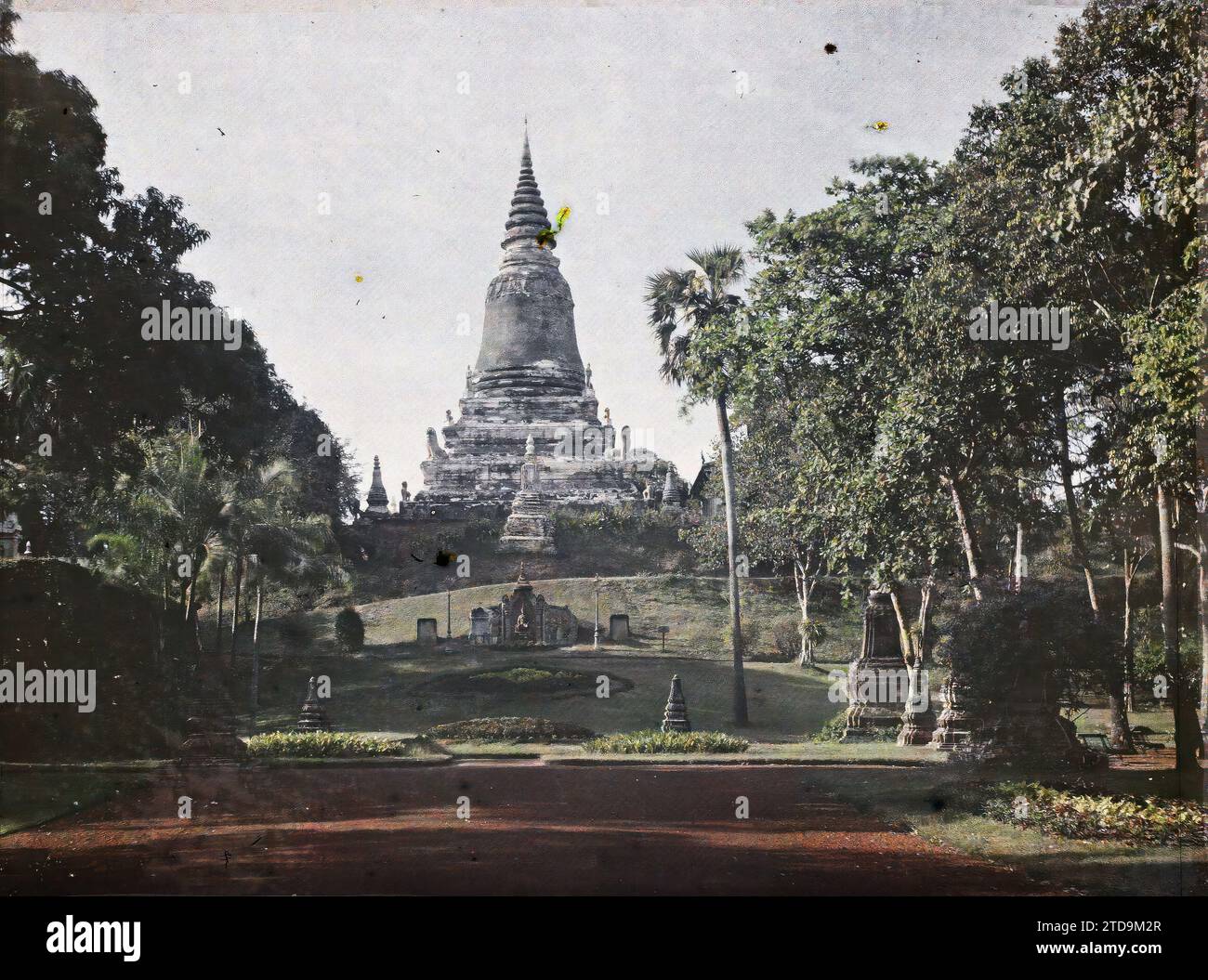 Phnom Penh, Cambodia, Indochina Le Vat Phnom ('temple hill'), Religion ...