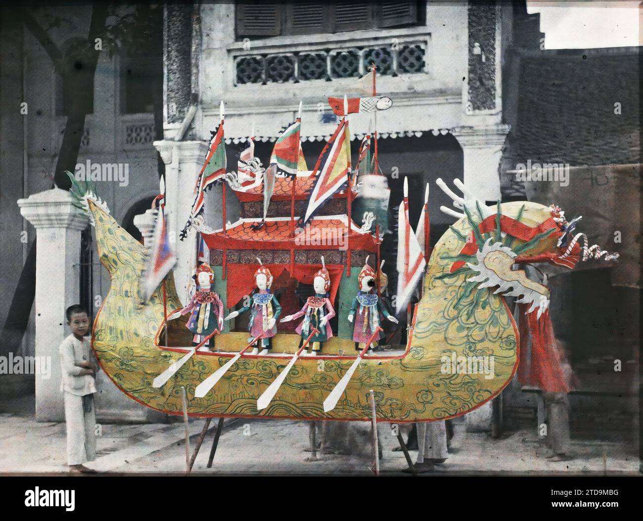 Paper votive objects hi-res stock photography and images - Alamy