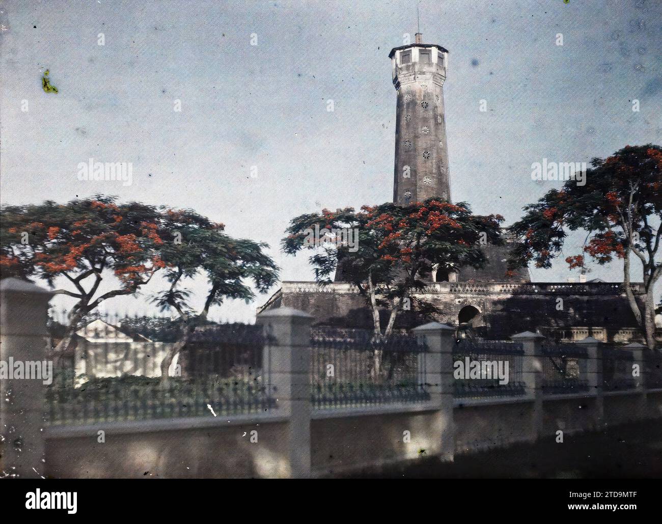 Hà-nôi, Hainoi Vietnam, Tonkin, Indochina The flamboyants and the Cot ...