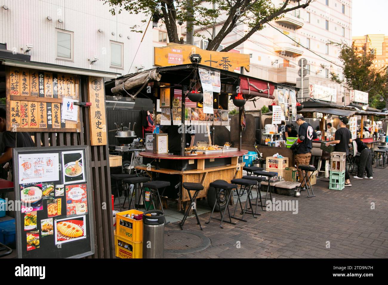Ramen stall hi-res stock photography and images - Alamy