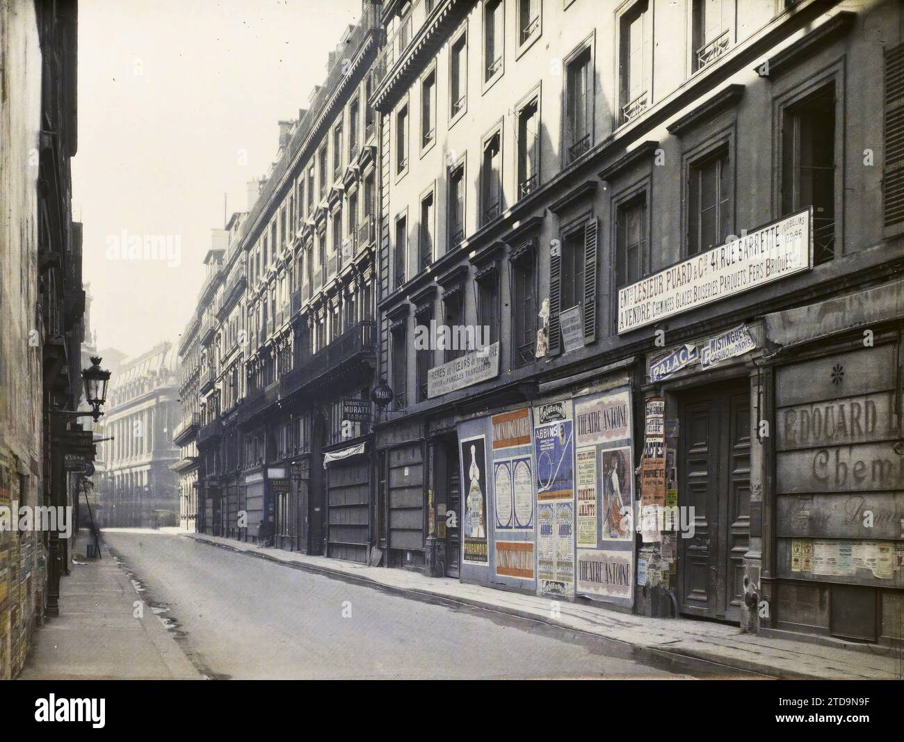 Boulevard haussmann area hi-res stock photography and images - Alamy
