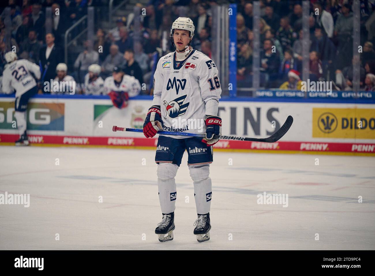 Max gildon hi-res stock photography and images - Alamy