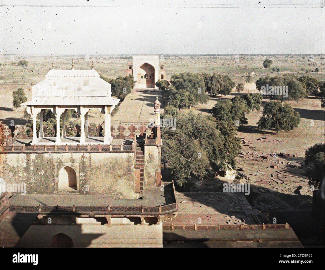 Akbars tomb park hi-res stock photography and images - Alamy