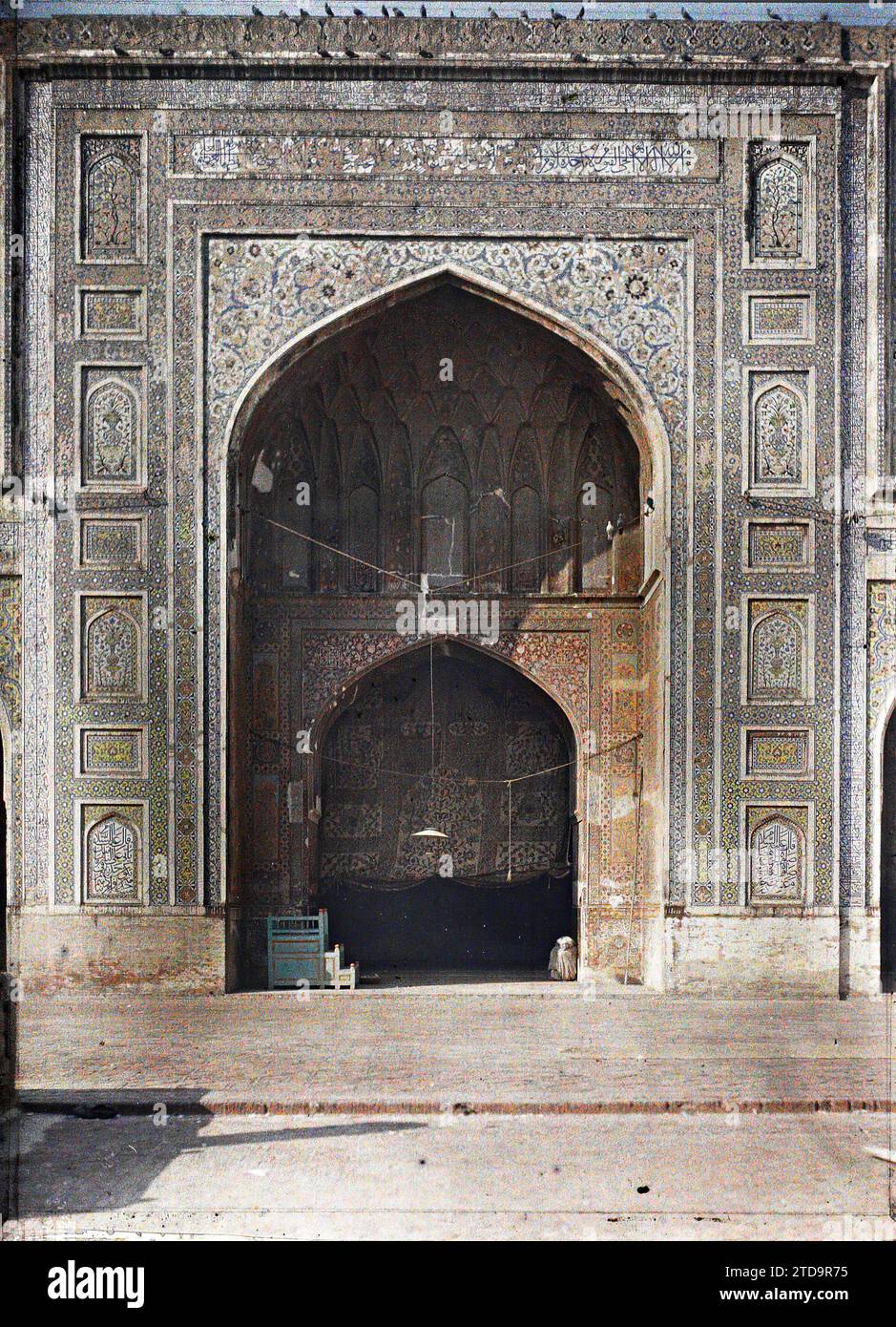 Lahore, India (present-day Pakistan) Central Iwan of the prayer room of the Wasir Khan mosque ...