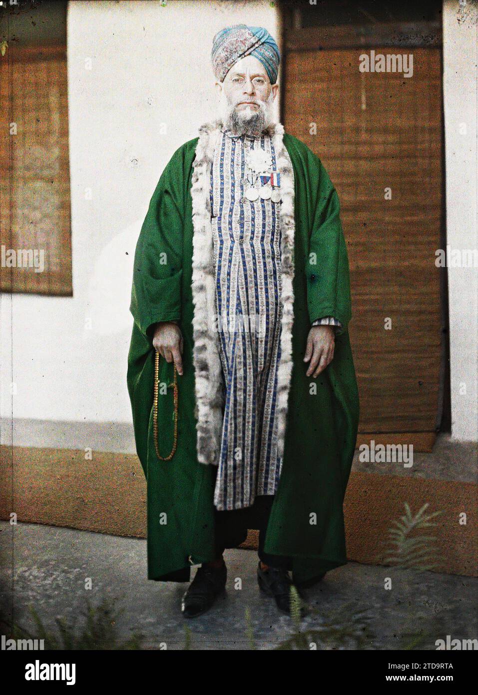 India muslim priest hi-res stock photography and images - Alamy