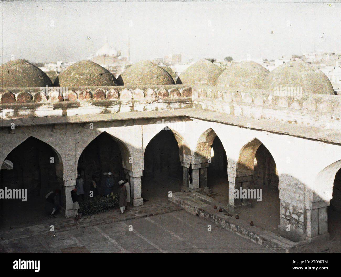 Delhi, India The courtyard of the Black Mosque (Kalan or Kali Masjid ...