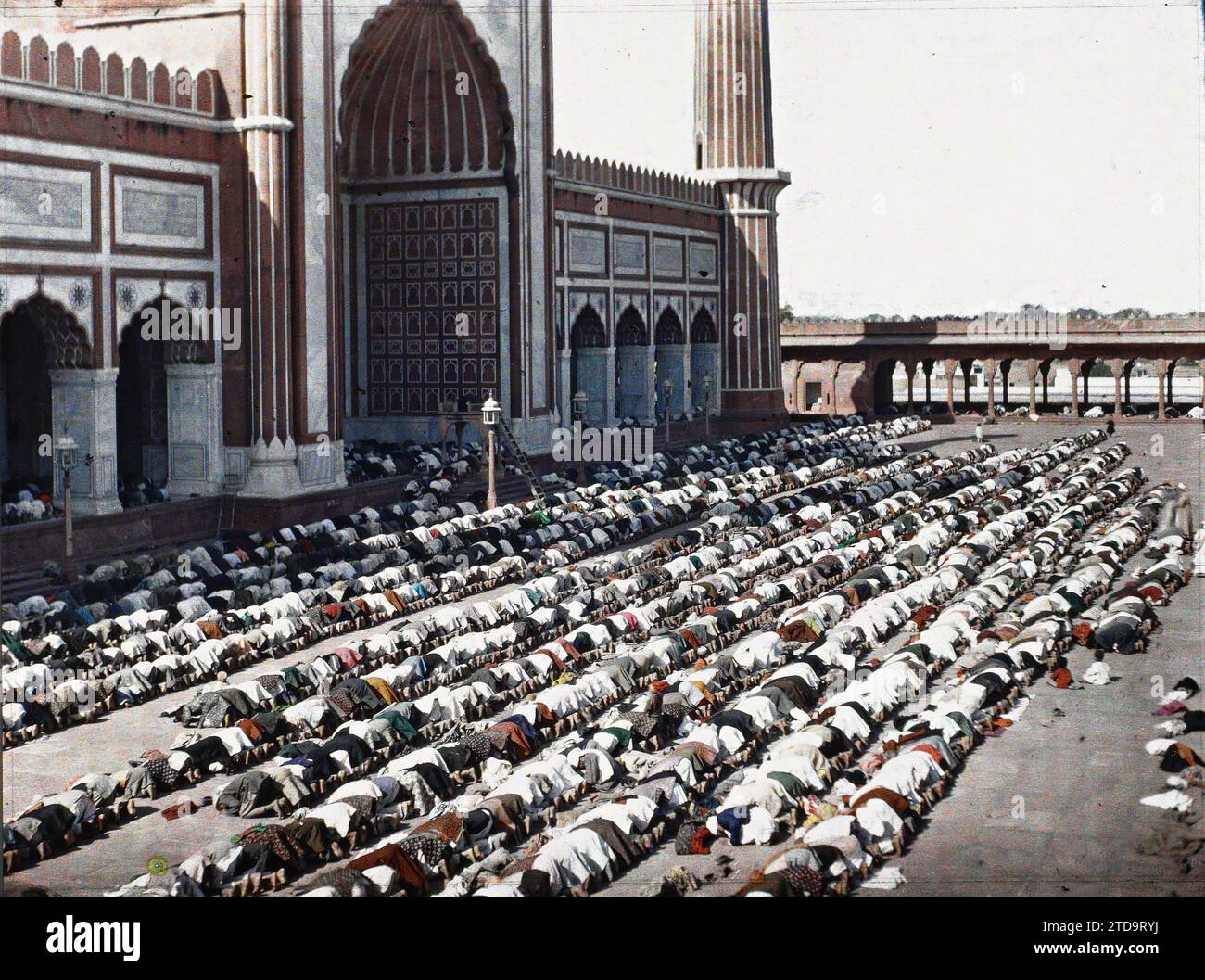 Delhi, India Friday prayer in the courtyard of the Grand Mosque (Jama ...