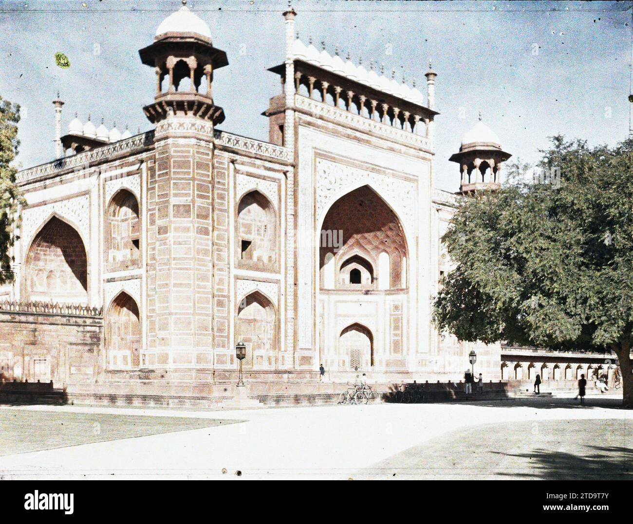 Agra, India The monumental door of the Taj Mahal enclosure, Personality ...