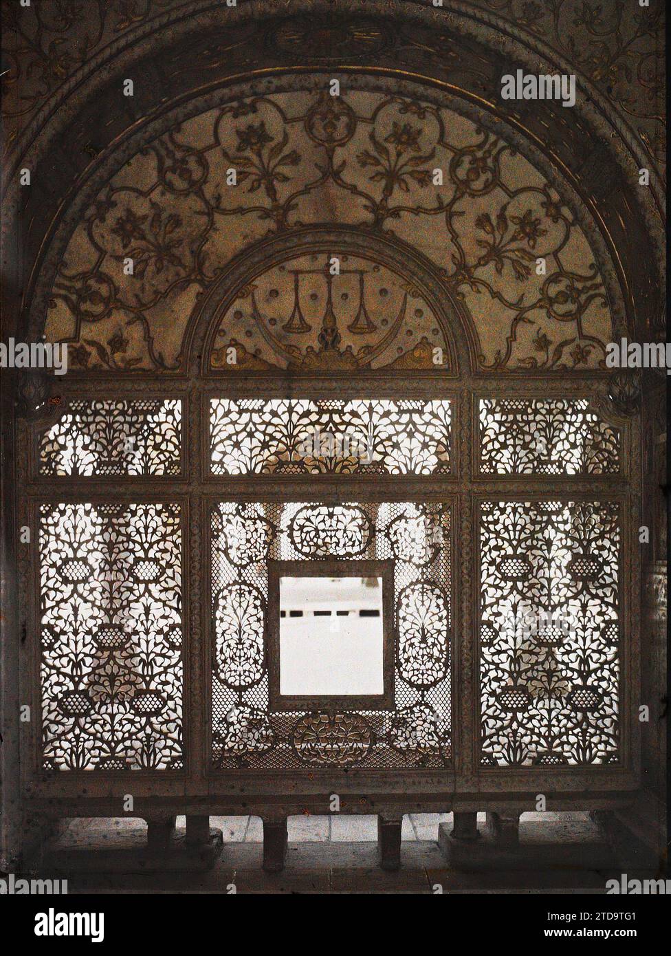 Alabaster panel decorated hi-res stock photography and images - Alamy