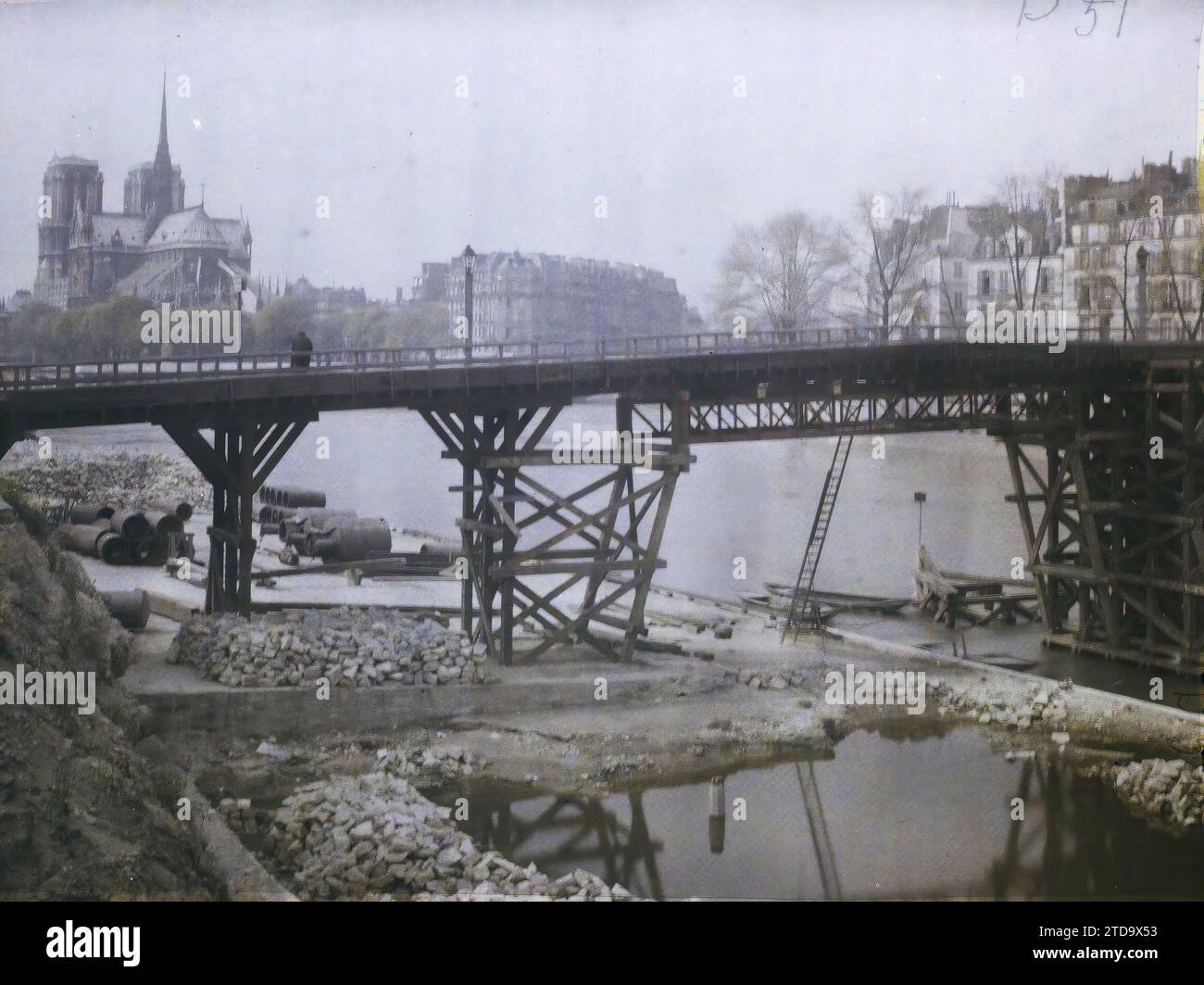 Paris (IVth arr.), France The reconstruction of the Tournelle bridge ...