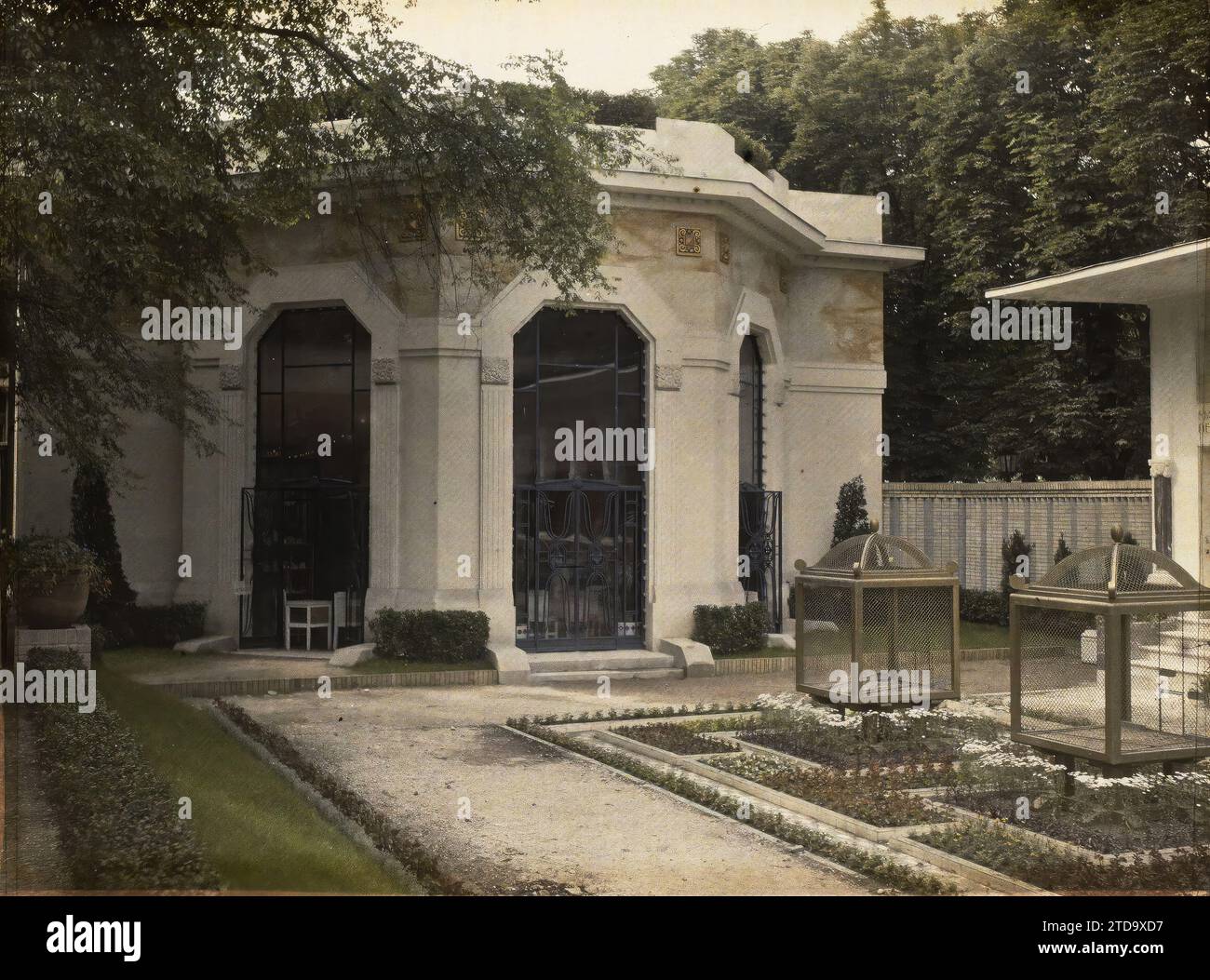 Autochrome bird hi-res stock photography and images - Alamy