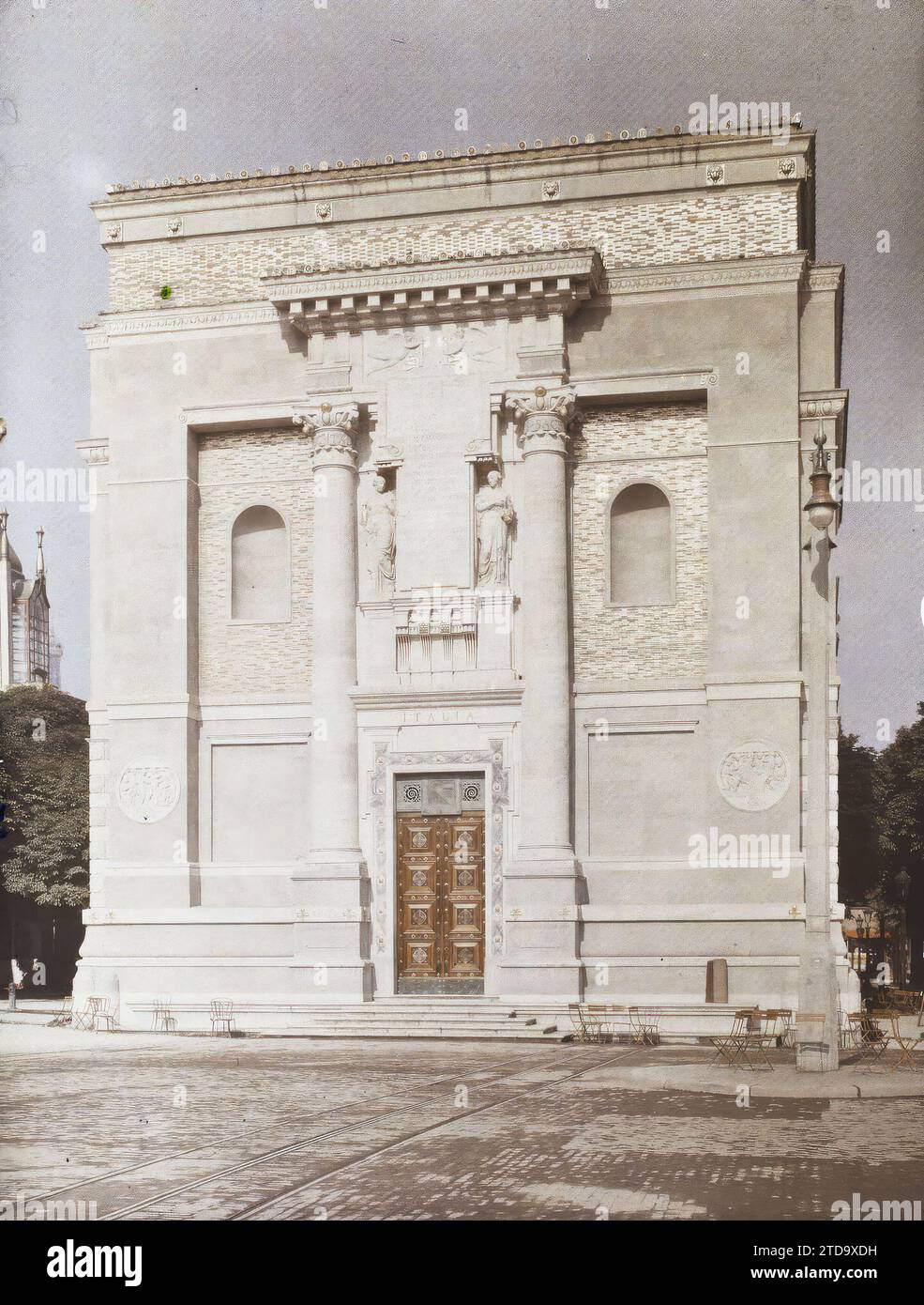 Statue sculpture bas relief column decorative arts architectural hi-res ...