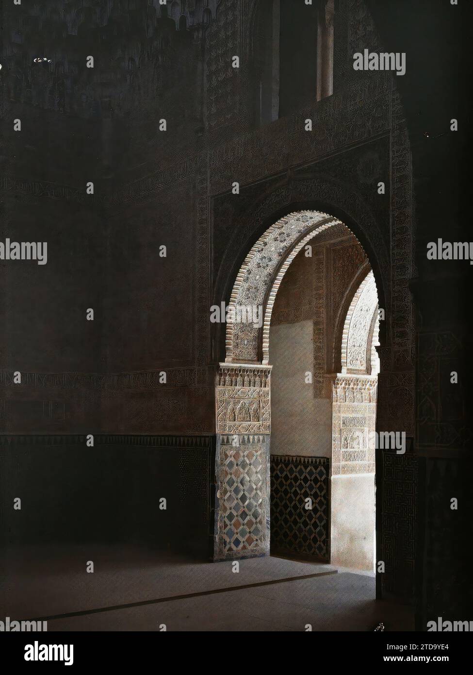 Granada, Spain Alhambra: interior of the mosque, Housing, Architecture ...