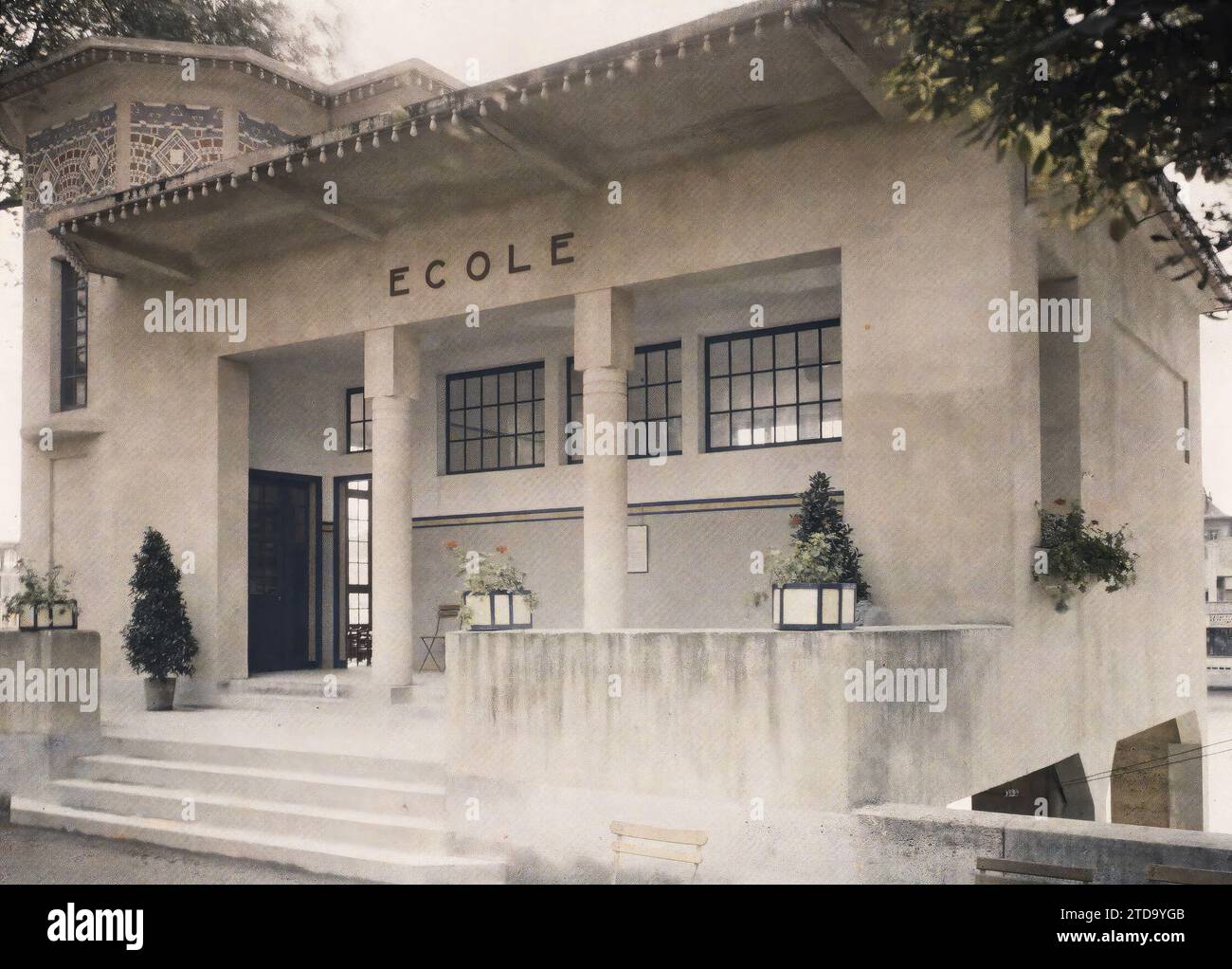 School 1925 france hi-res stock photography and images - Alamy