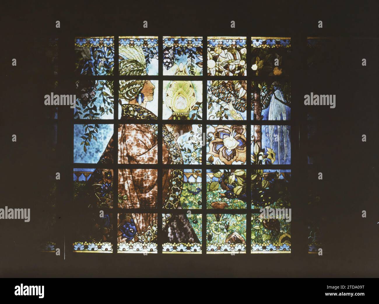 Paris (7th-8th arrondissement), France The Decorative Arts Exhibition ...