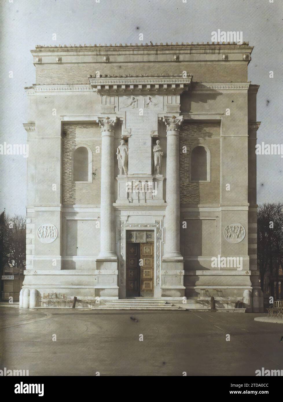 Statue sculpture bas relief column decorative arts architectural hi-res ...