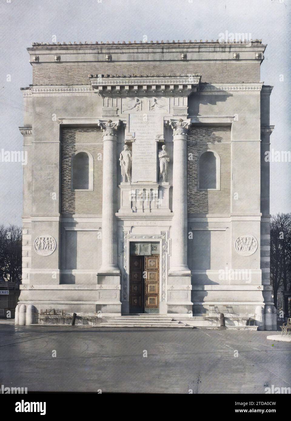 Statue sculpture bas relief column decorative arts architectural hi-res ...