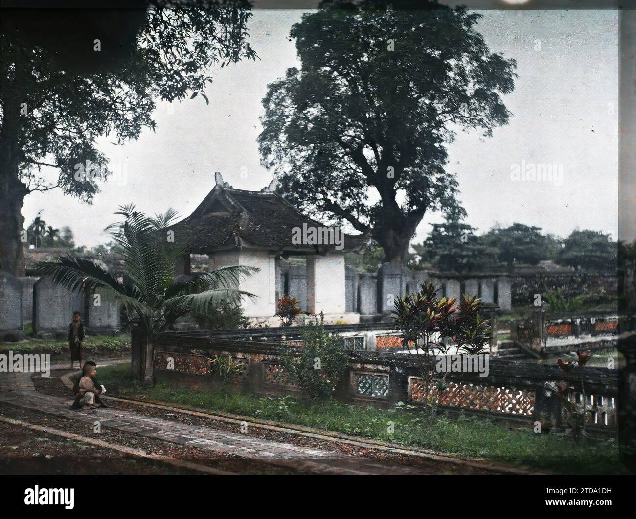 Indochina, Tonkin, Hà-nôi, Hainoi Vietnam A corner of the Thien-quang ...