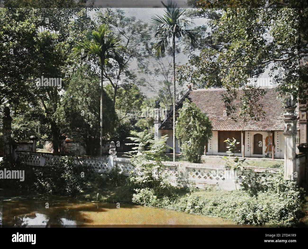 Surroundings of Hà-nôi, Hainoi Vietnam, Tonkin, Indochina A small ...