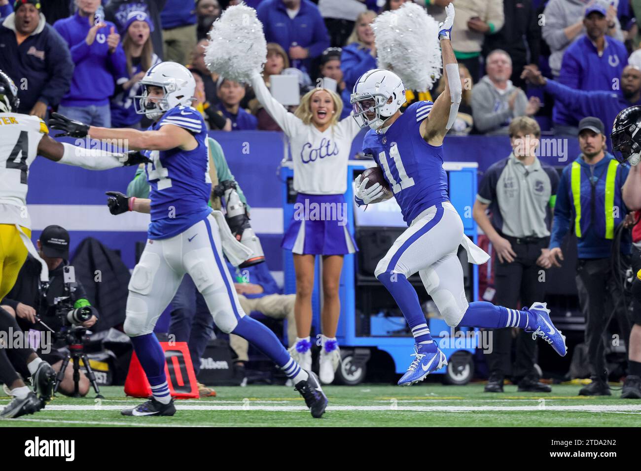 Indianapolis, Indiana, USA. 17th Dec, 2023. Indianapolis Colts wide ...