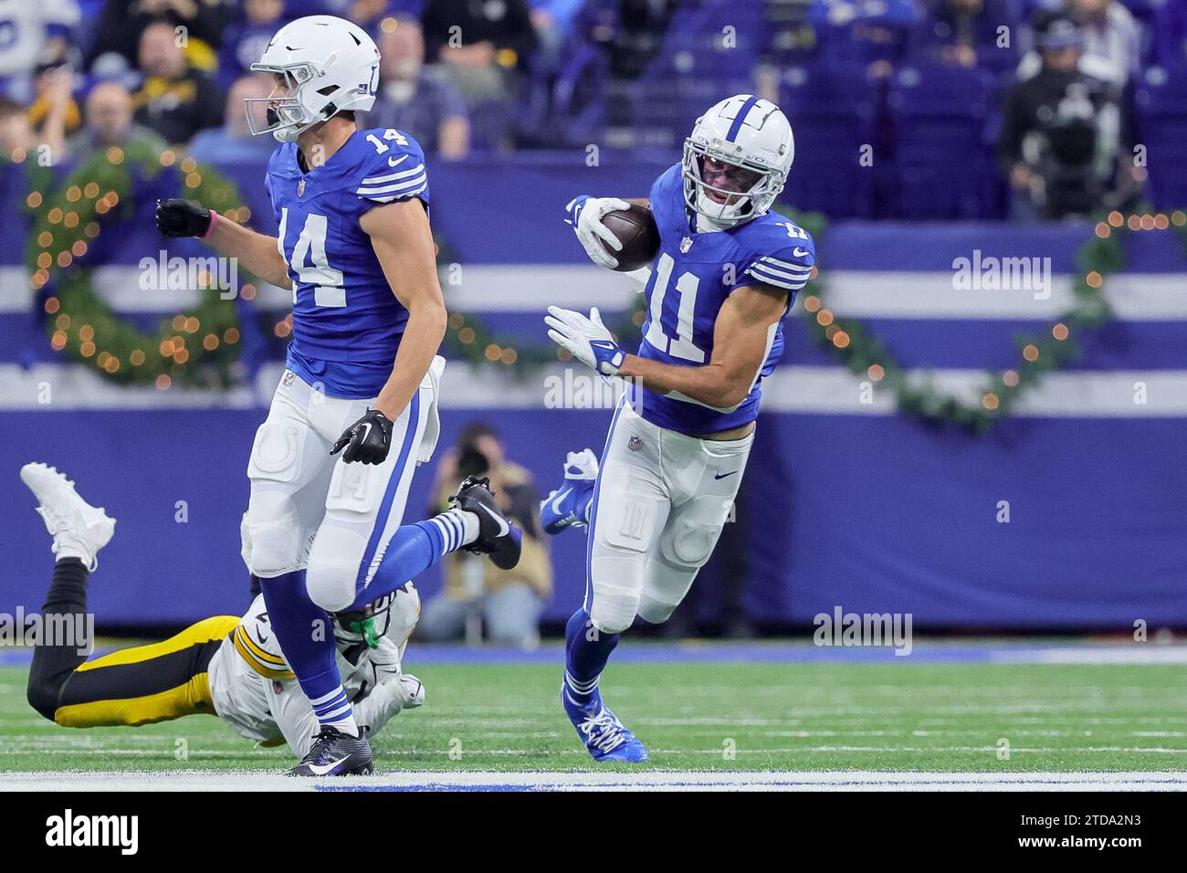 Indianapolis, Indiana, USA. 17th Dec, 2023. Indianapolis Colts wide ...