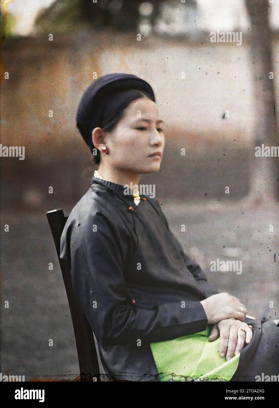 Young quadroon woman hi-res stock photography and images - Alamy