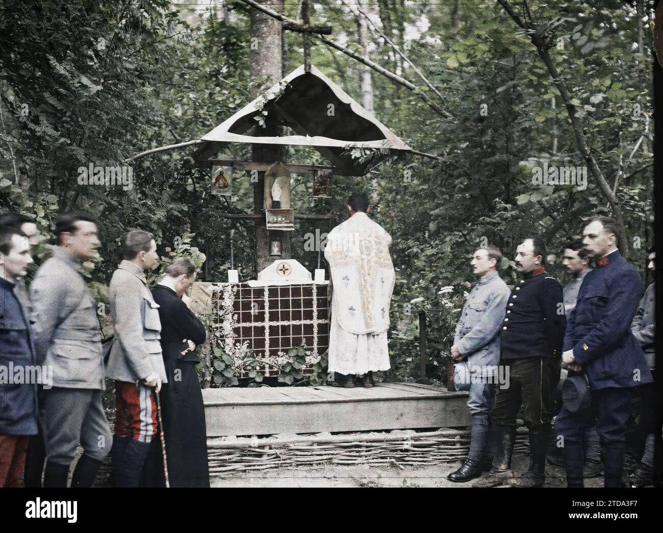 Le Hamel, Somme, Picardy, France Mass in the front line trenches ...